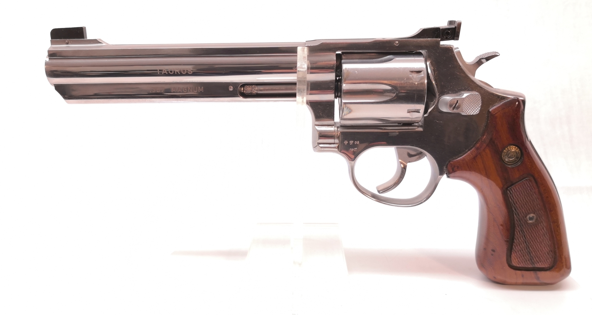 Revolver Taurus - 669 Euro Cup - Note 2 - Sonderausführung Euro Cup ...